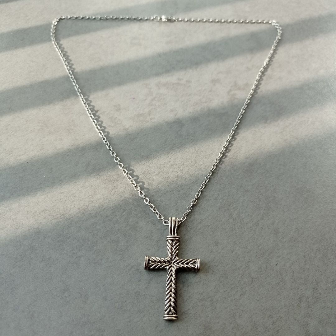 Linked Chain Cross Necklace – Ceylon Kings