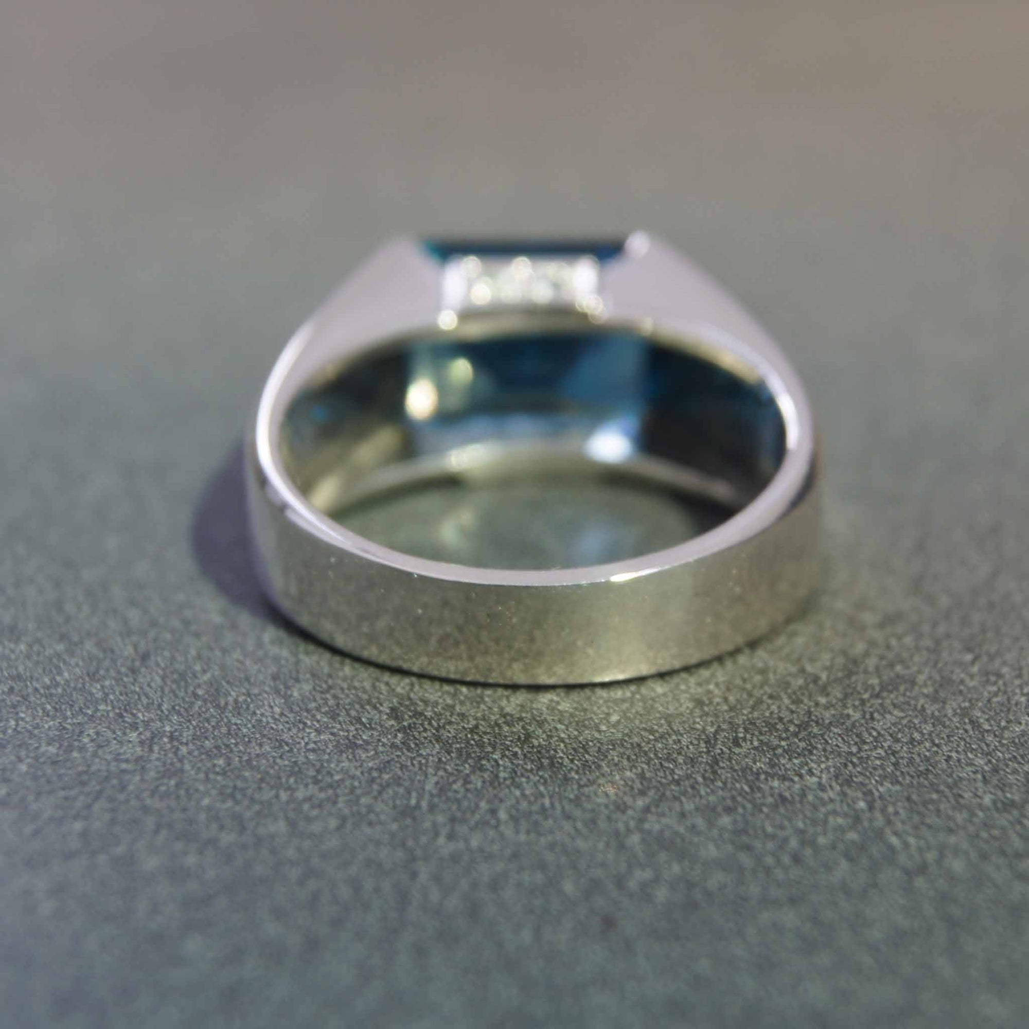 Rectal Silver Ring – Ceylon Kings