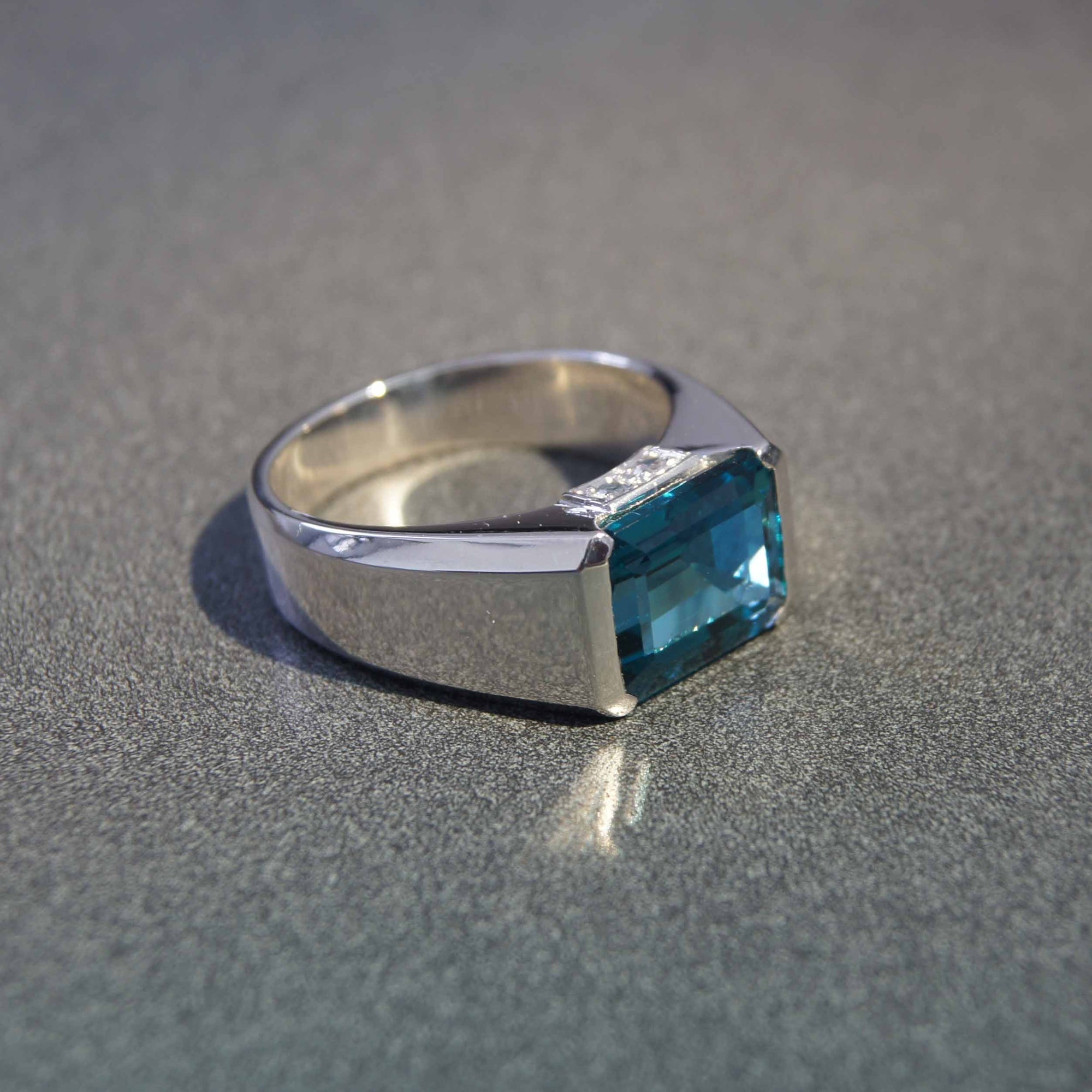 Rectal Silver Ring – Ceylon Kings